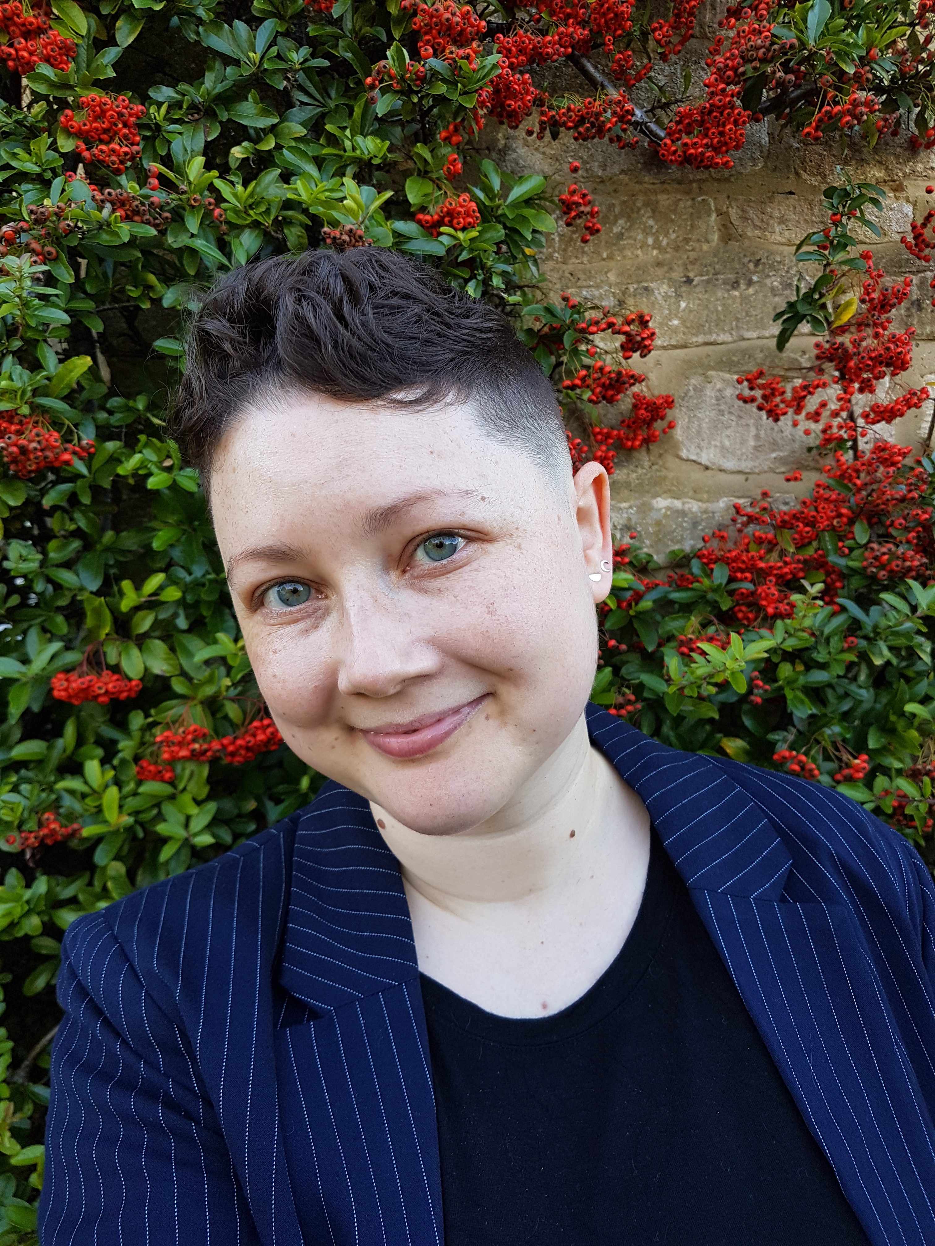 Ros Smith's Instagram, Twitter & Facebook on IDCrawl